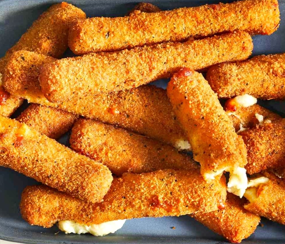 hot & cheesy sticks – www.pizza-time-evergem.com